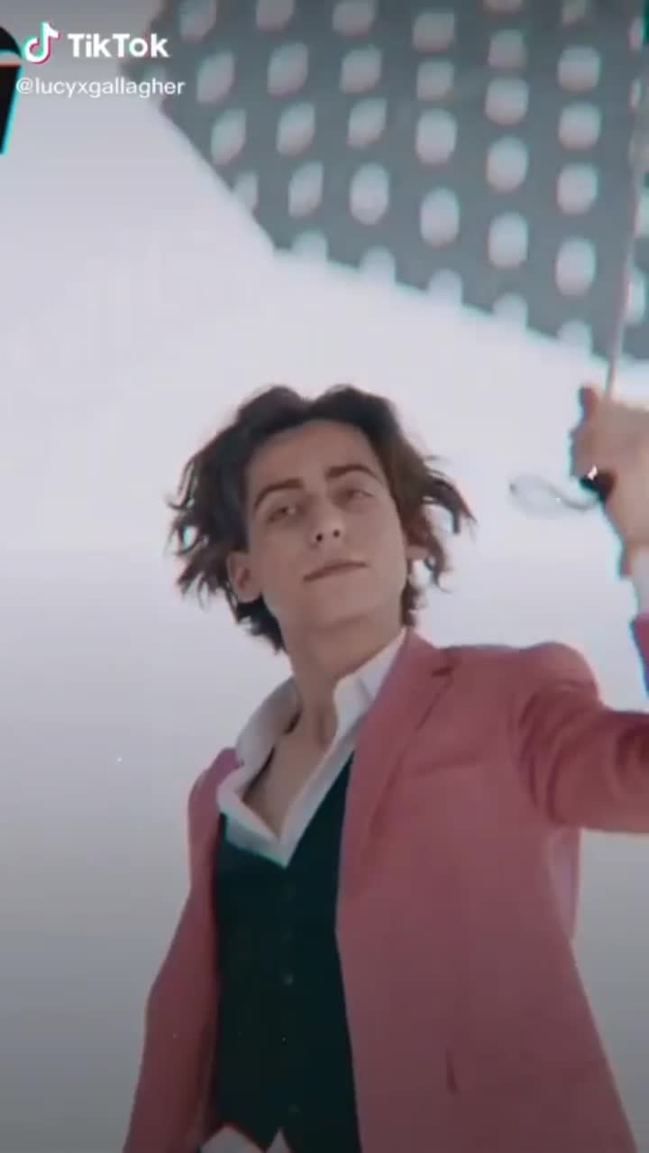 Aidan Gallagher Wiki Aidan Gallagher Amino Amino